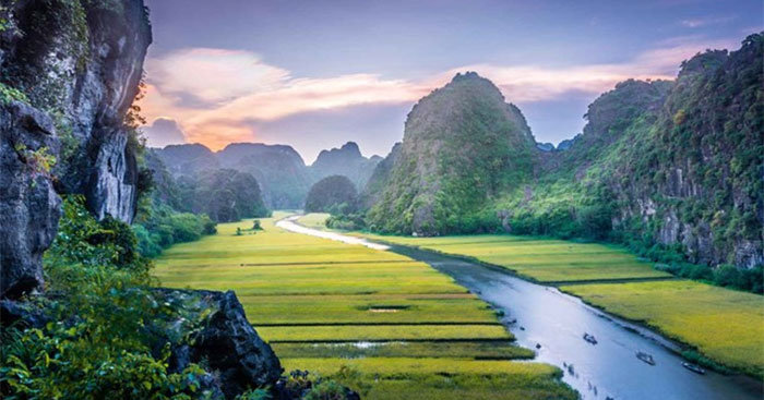 PowerPoint Ngữ văn 9 Kết nối Bài 9: Tình sông núi (PPT + Word)